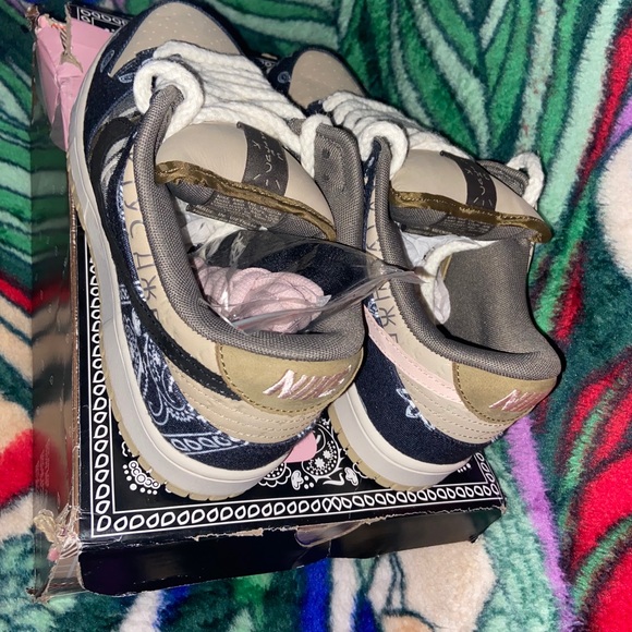 Shoes | Nike Sb Dunk Travis Scott Size 15 Damaged Box | Poshmark